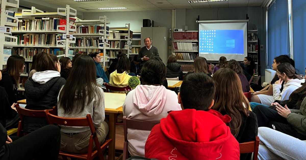 «Δημοκρατία και Εκπαίδευση» στο 5ο Γυμνάσιο και 5ο Λύκειο Λάρισας | Alfavita